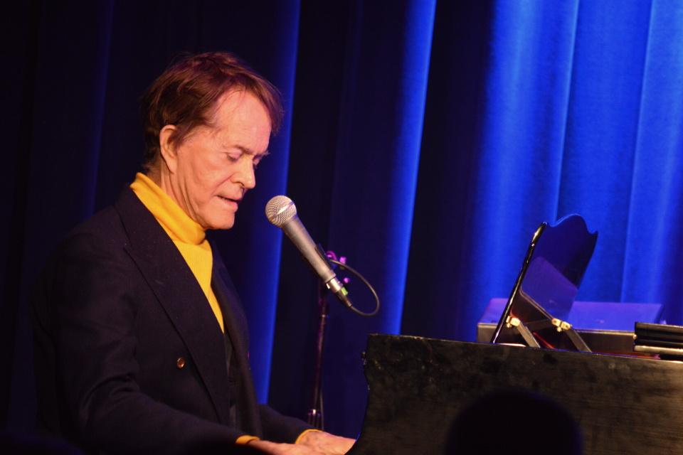 Peter Leavy Celebrates 90th Birthday Royally at Laurie Beechman